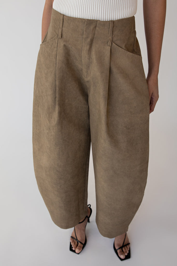 VOLUMINOUS BARREL LEG PANT | OAK + FORT – OAK + FORT USA
